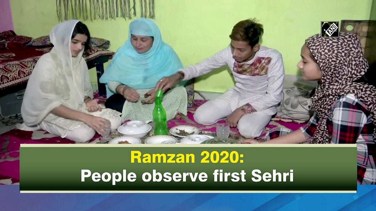 Ramzan 2020: People observe first Sehri